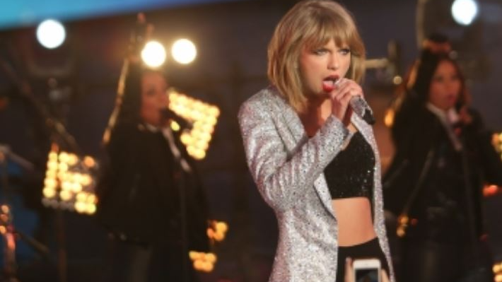 Taylor Swift reaches out to grief-stricken family of deceased fan Taylor Swift reaches out to grief-stricken family of deceased fan